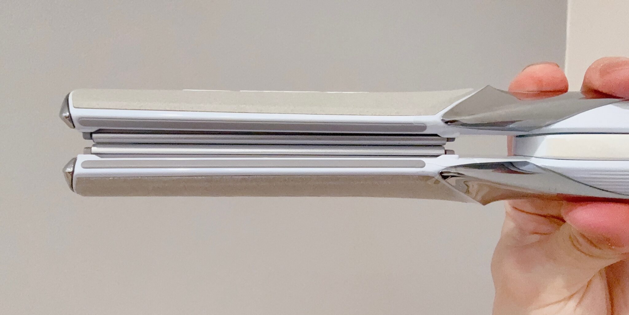 【口コミ】リファ新作パワーストレートアイロンを美容師がレビュー！38mmワイドプレートで時短スタイリング！ | 訪問美容室Ringoのオンラインショップ