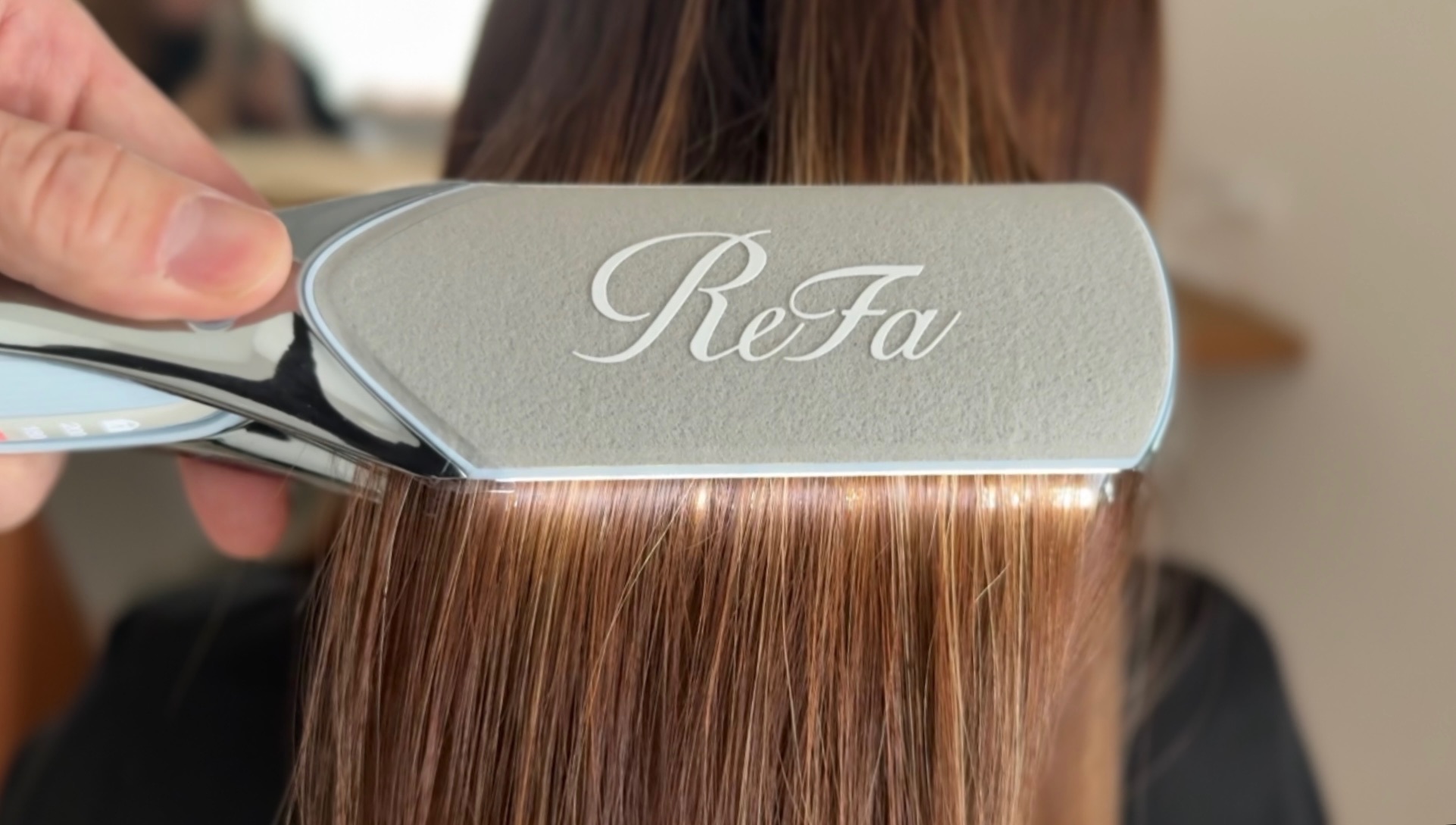 【口コミ】リファ新作パワーストレートアイロンを美容師がレビュー！38mmワイドプレートで時短スタイリング！ | 訪問美容室Ringoのオンラインショップ